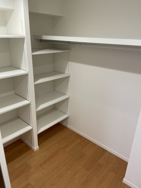 エクレール乃木坂 2階｜南東向きのバルコニーで日当たり良好。収納多めな2LDK | LogRenove(ログリノベ)