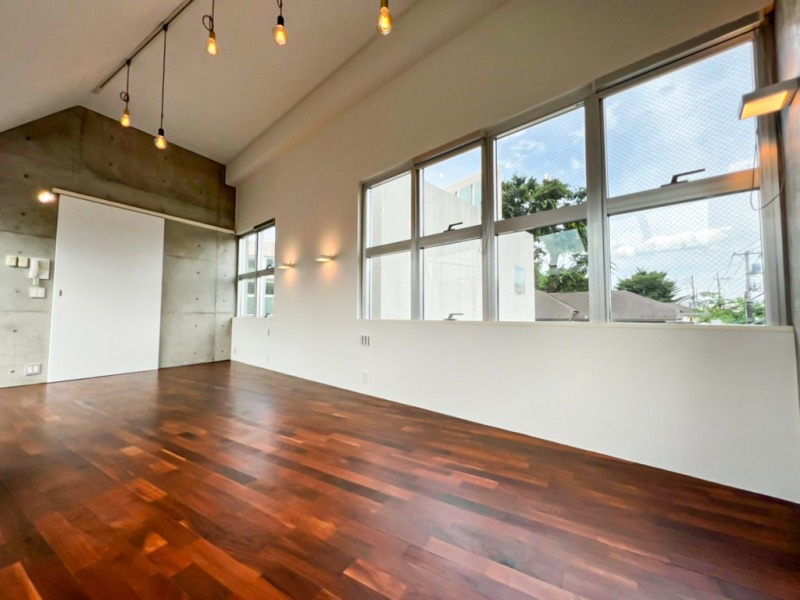 成城テラスG号室｜駅徒歩6分。戸建て感覚の1LDK＋WICの「コーポラティブハウス」 | LogRenove(ログリノベ)