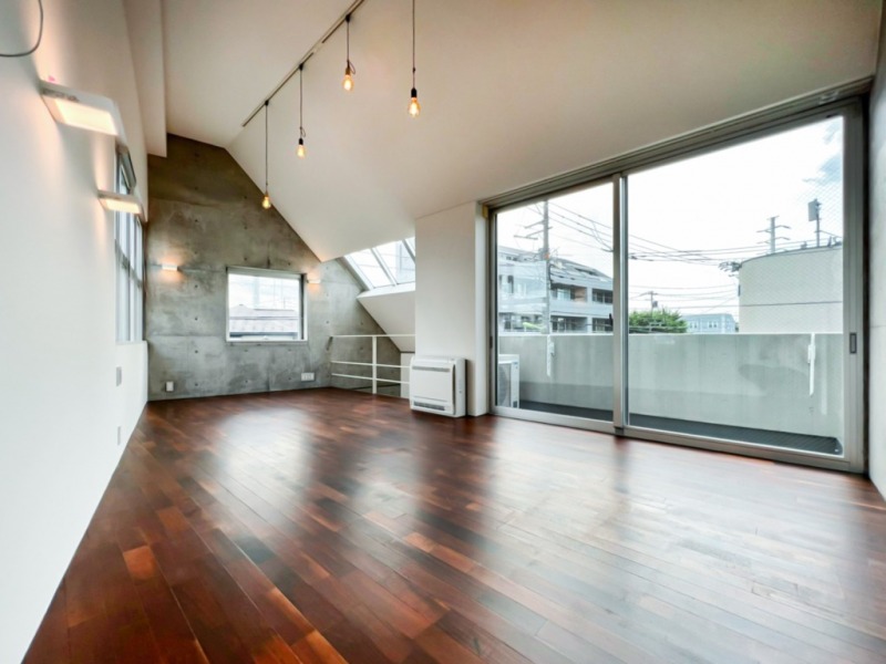 成城テラスG号室｜駅徒歩6分。戸建て感覚の1LDK＋WICの「コーポラティブハウス」 | LogRenove(ログリノベ)