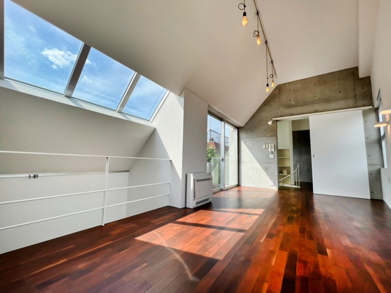 成城テラスG号室｜駅徒歩6分。戸建て感覚の1LDK＋WICの「コーポラティブハウス」 | LogRenove(ログリノベ)