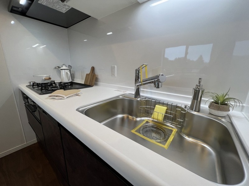 Kフラッツ 4B号室｜「代々木上原」徒歩圏。三方向角部屋の家具付物件 | LogRenove(ログリノベ)