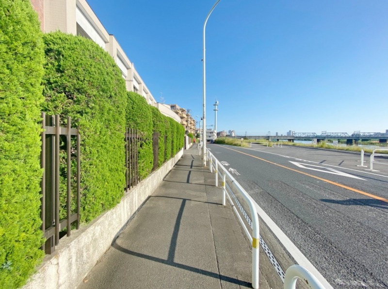 フローレンスパレス田園調布｜2駅2路線利用可。多摩川のほとりに建つ自然豊かなマンション | LogRenove(ログリノベ)