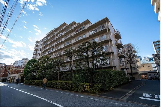 飯田橋第一パークファミリア｜複数路線利用可能、トランクルーム完備 | LogRenove(ログリノベ)