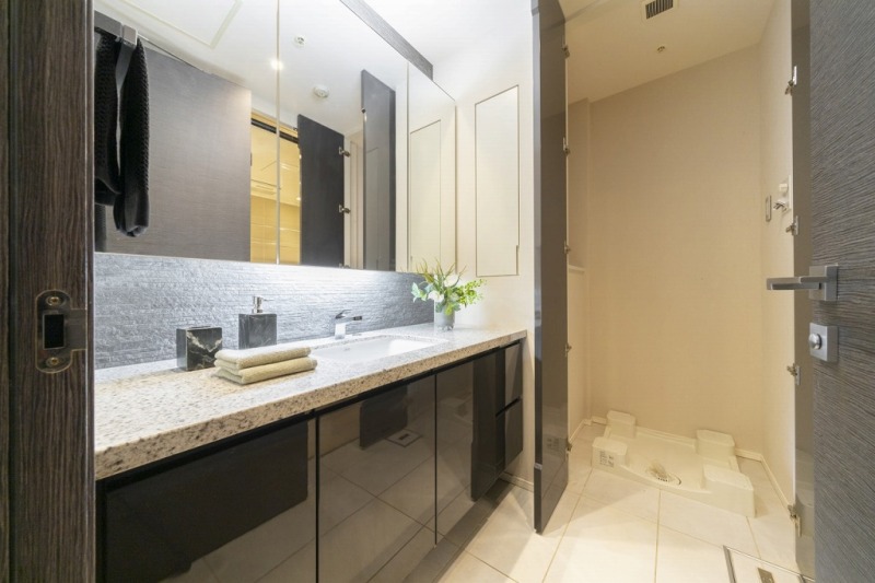 ワテラスタワーレジデンス 40階｜4駅4路線利用可。南東向きで眺望良好。専用トランクルーム付きプレミアム住戸 | LogRenove(ログリノベ)