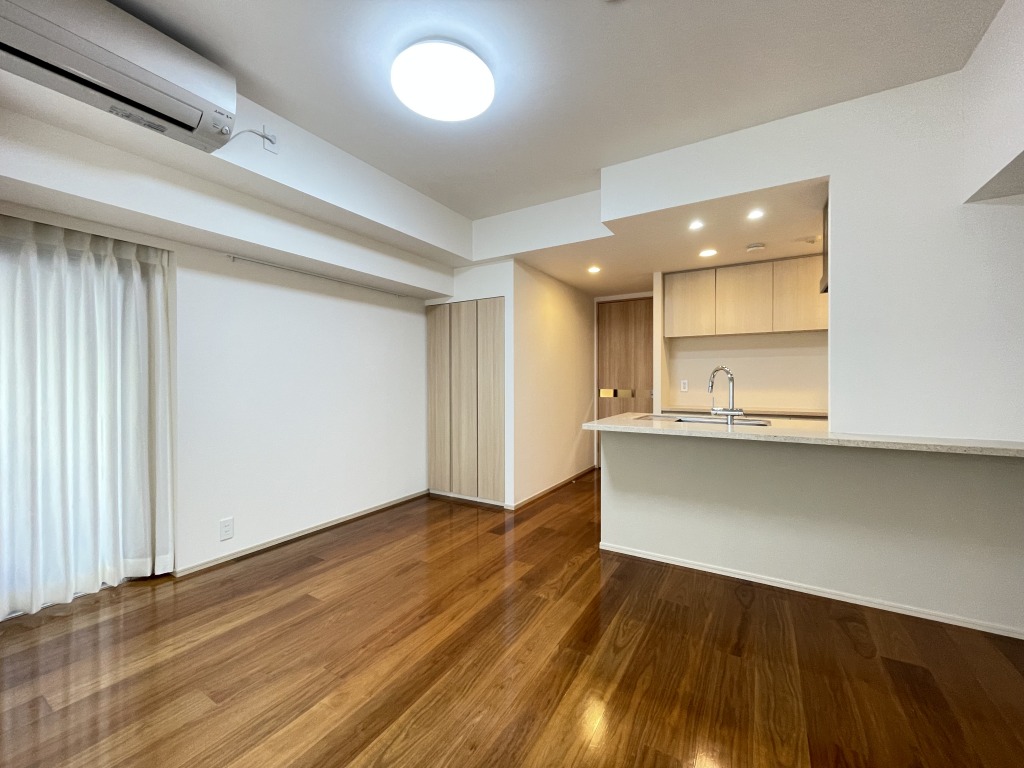 レフィール千代田神保町｜都心にありながら、自然豊かなエリアの暮らし | LogRenove(ログリノベ)