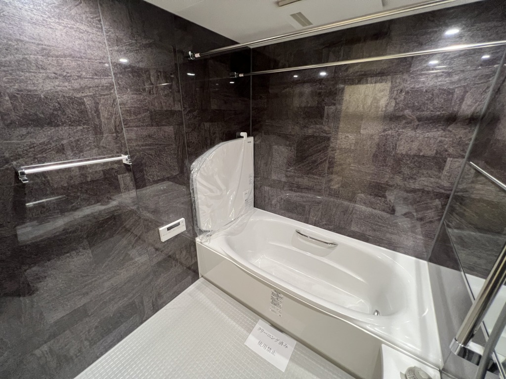 グリーンパーク原宿 2階｜3駅3路線利用可。25帖超えの大型LDKをもつ3方角住戸 | LogRenove(ログリノベ)