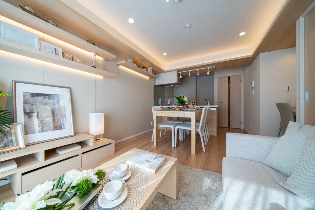 新宿スカイプラザ 12階｜新大久保商店街沿い。南向き陽当たり良好な明るい3LDK住戸。 | LogRenove(ログリノベ)