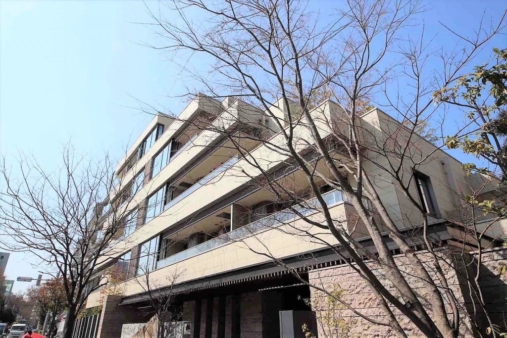 ザ・パークハウスグラン南青山四丁目1階の中古リノベーション物件情報｜東京都港区、表参道駅 | LogRenove(ログリノベ)