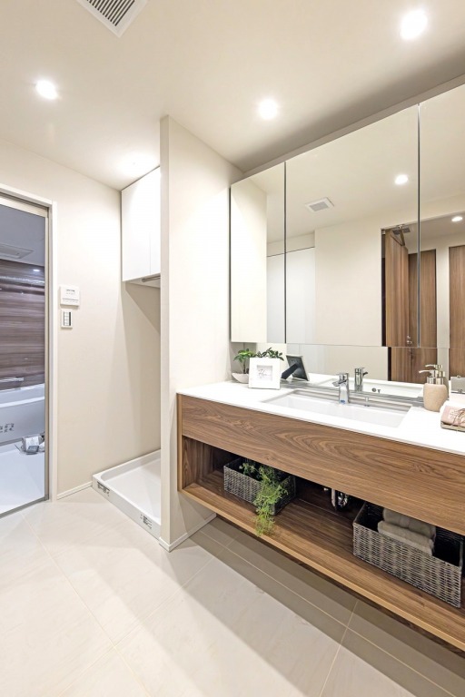 シティタワー新宿新都心30階の中古リノベーション物件情報｜東京都新宿区、西新宿五丁目駅 | LogRenove(ログリノベ)